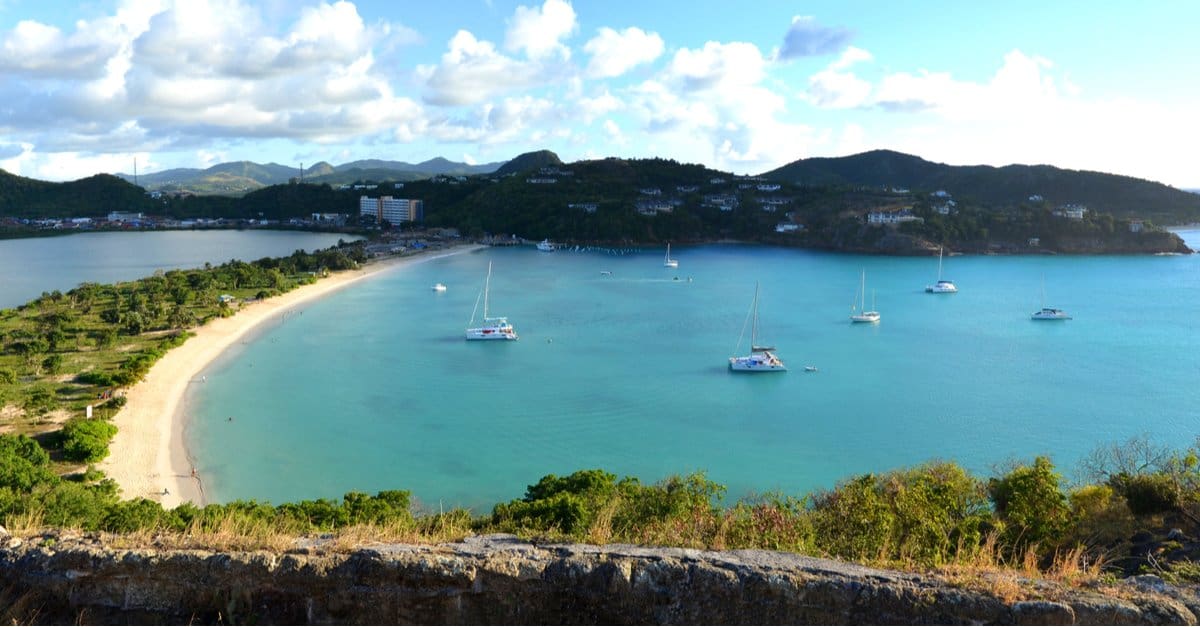 Deep Bay Beach - Aventuras con Sabores